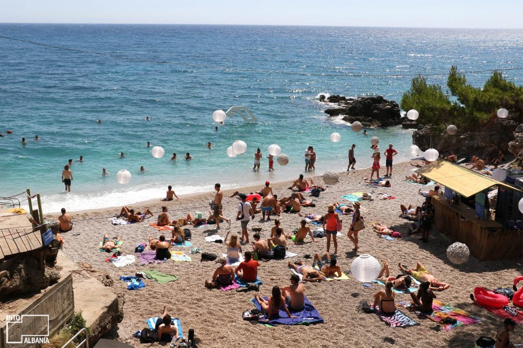 Anjunadeep Explorations: The Fest and its Wildly Loyal Following Desce ...